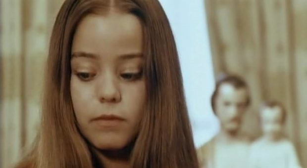 ALICE DOUCE ALICE (Alice, Sweet Alice) de Alfred Sole (1976) – Loving ...